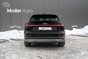Black Audi E-Tron 2022 in Vilnius, with an engine capacity of 0.00 L and mileage of 46 thousand km for 34900 €, photo 5 on AUTOMOTO.COM.LV