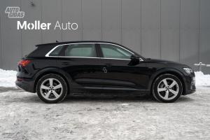Black Audi E-Tron 2022 in Vilnius, with an engine capacity of 0.00 L and mileage of 46 thousand km for 34900 €, photo 7 on AUTOMOTO.COM.LV