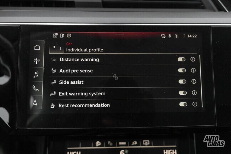 Black Audi E-Tron 2022 in Vilnius, with an engine capacity of 0.00 L and mileage of 46 thousand km for 34900 €, photo 21 on AUTOMOTO.COM.LV