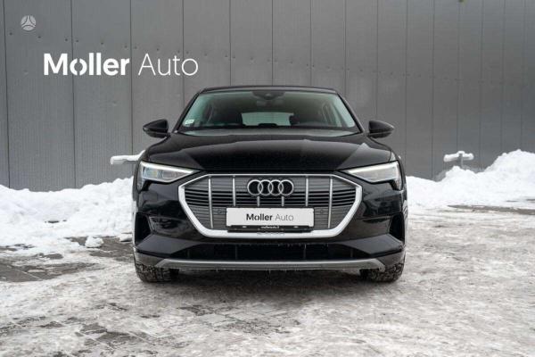 Black Audi E-Tron 2022 in Vilnius, with an engine capacity of 0.00 L and mileage of 46 thousand km for 34900 €, photo 2 on AUTOMOTO.COM.LV