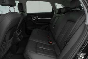 Melns Audi E-Tron 2022 Viļņa, ar dzinēja tilpumu 0.00 L un nobraukumu 46 tūkst. km par 34900 €, foto 11 vietnē AUTOMOTO.COM.LV