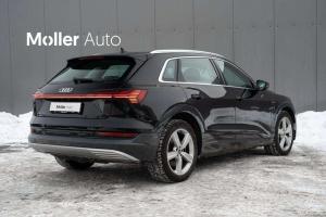 Black Audi E-Tron 2022 in Vilnius, with an engine capacity of 0.00 L and mileage of 43 thousand km for 34900 €, photo 6 on AUTOMOTO.COM.LV