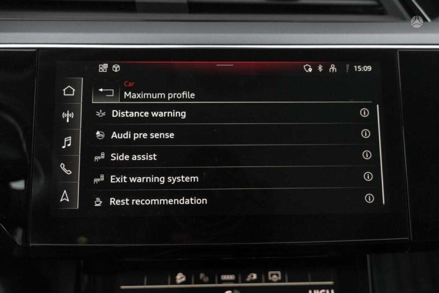 Black Audi E-Tron 2022 in Vilnius, with an engine capacity of 0.00 L and mileage of 43 thousand km for 34900 €, photo 13 on AUTOMOTO.COM.LV