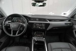 Black Audi E-Tron 2022 in Vilnius, with an engine capacity of 0.00 L and mileage of 43 thousand km for 34900 €, photo 20 on AUTOMOTO.COM.LV