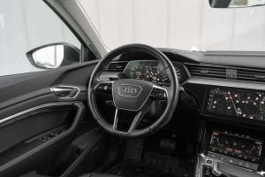 Black Audi E-Tron 2022 in Vilnius, with an engine capacity of 0.00 L and mileage of 43 thousand km for 34900 €, photo 21 on AUTOMOTO.COM.LV