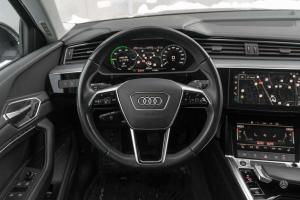 Black Audi E-Tron 2022 in Vilnius, with an engine capacity of 0.00 L and mileage of 43 thousand km for 34900 €, photo 22 on AUTOMOTO.COM.LV