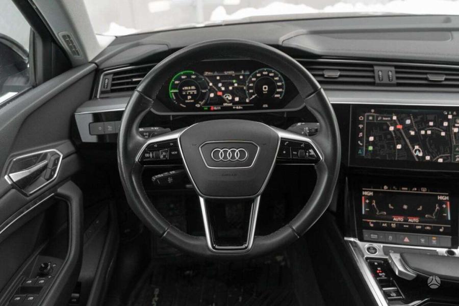 Black Audi E-Tron 2022 in Vilnius, with an engine capacity of 0.00 L and mileage of 43 thousand km for 34900 €, photo 22 on AUTOMOTO.COM.LV