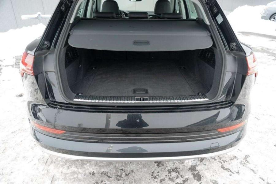 Black Audi E-Tron 2022 in Vilnius, with an engine capacity of 0.00 L and mileage of 43 thousand km for 34900 €, photo 23 on AUTOMOTO.COM.LV