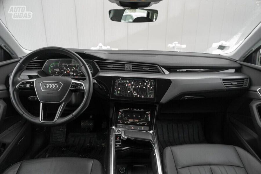 Black Audi E-Tron 2022 in Vilnius, with an engine capacity of 0.00 L and mileage of 43 thousand km for 34900 €, photo 20 on AUTOMOTO.COM.LV