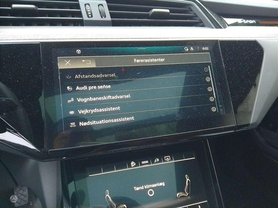 Черный Ауди E-Tron 2022 в Шяуляй, объемом двигателя 0.00 л и пробегом 42 тыс. км за 22250 €, фото 20 на AUTOMOTO.COM.LV