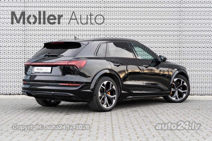 Melns Audi E-Tron 2022 Rīga, ar dzinēja tilpumu 0.00 L un nobraukumu 82 tūkst. km par 43554 €, foto 4 vietnē AUTOMOTO.COM.LV