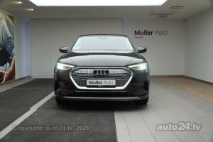 Black Audi E-Tron 2022 in Tallinn, with an engine capacity of 0.00 L and mileage of 25 thousand km for 38850 €, photo 2 on AUTOMOTO.COM.LV