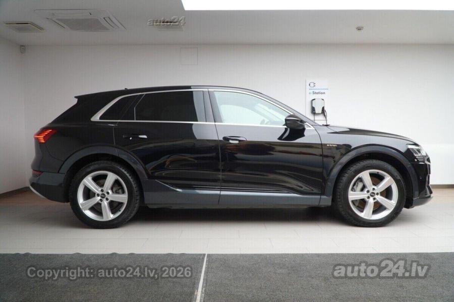 Black Audi E-Tron 2022 in Tallinn, with an engine capacity of 0.00 L and mileage of 25 thousand km for 38850 €, photo 3 on AUTOMOTO.COM.LV