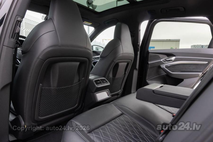 Черный Ауди E-Tron 2022 в Таллин, объемом двигателя 0.00 л и пробегом 55 тыс. км за 55900 €, фото 22 на AUTOMOTO.COM.LV