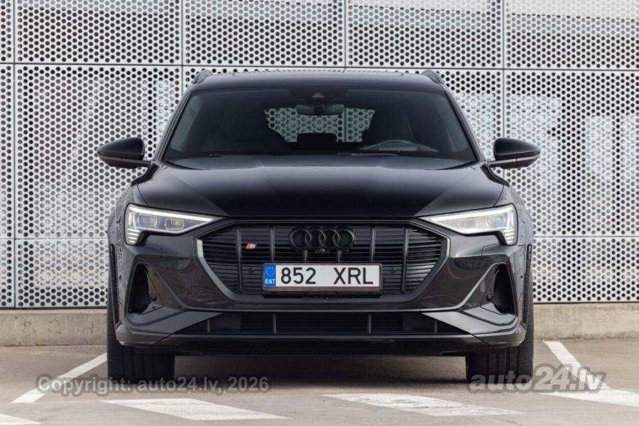 Black Audi E-Tron 2022 in Tallinn, with an engine capacity of 0.00 L and mileage of 55 thousand km for 55900 €, photo 2 on AUTOMOTO.COM.LV