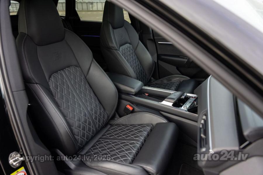Black Audi E-Tron 2022 in Tallinn, with an engine capacity of 0.00 L and mileage of 55 thousand km for 55900 €, photo 20 on AUTOMOTO.COM.LV