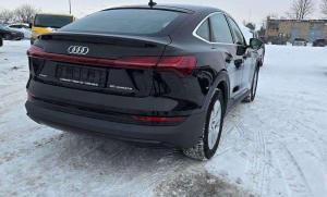 Black Audi E-Tron 2022 in Siauliai, with an engine capacity of 0.00 L and mileage of 25 thousand km for 20900 €, photo 4 on AUTOMOTO.COM.LV
