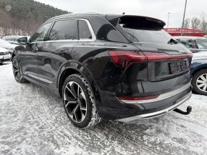 Black Audi E-Tron 2022 in Vilnius, with an engine capacity of 0.00 L and mileage of 168 thousand km for 29900 €, photo 6 on AUTOMOTO.COM.LV