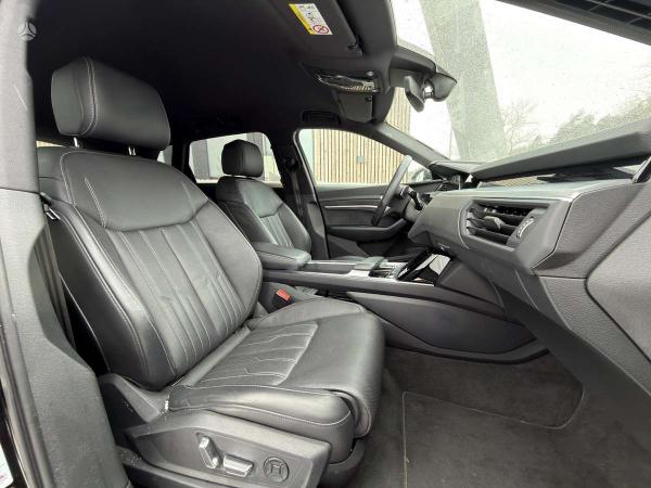 Black Audi E-Tron 2022 in Vilnius, with an engine capacity of 0.00 L and mileage of 168 thousand km for 29900 €, photo 10 on AUTOMOTO.COM.LV