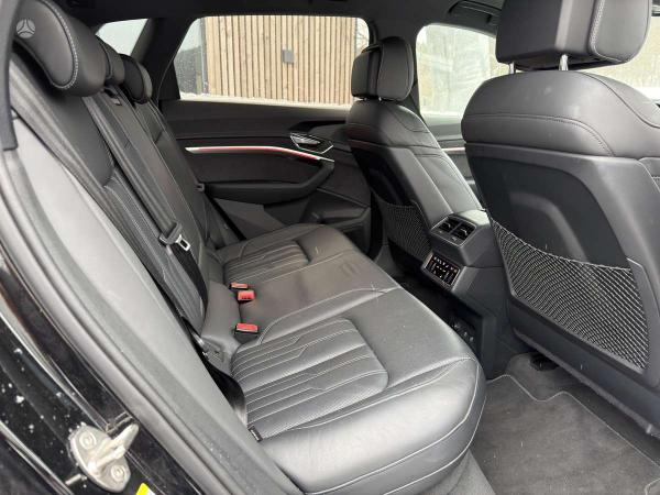 Black Audi E-Tron 2022 in Vilnius, with an engine capacity of 0.00 L and mileage of 168 thousand km for 29900 €, photo 11 on AUTOMOTO.COM.LV