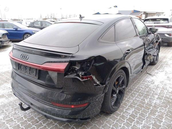 Black Audi E-Tron 2022 in Panevezys, with an engine capacity of 0.00 L and mileage of 42 thousand km for 23250 €, photo 1 on AUTOMOTO.COM.LV