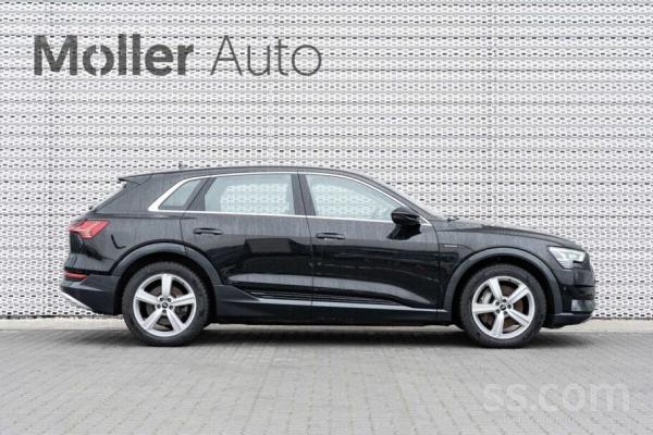 Melns Audi E-Tron 2022 Rīga, ar dzinēja tilpumu 0.00 L un nobraukumu 50 tūkst. km par 33900 €, foto 5 vietnē AUTOMOTO.COM.LV