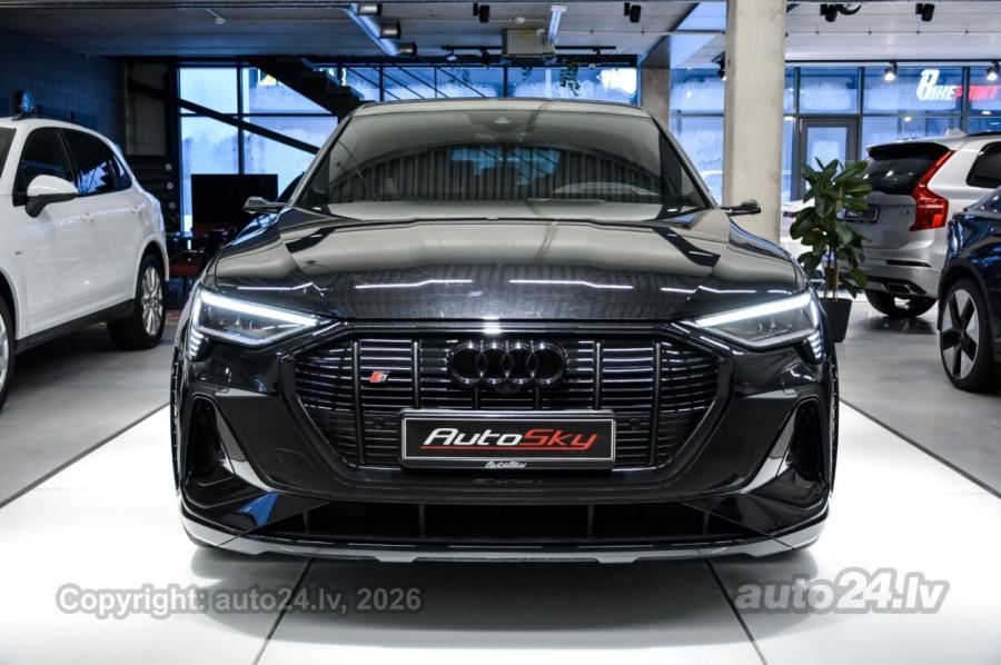 Melns Audi E-Tron 2022 Tallina, ar dzinēja tilpumu 0.00 L un nobraukumu 56 tūkst. km par 52000 €, foto 2 vietnē AUTOMOTO.COM.LV