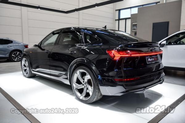 Black Audi E-Tron 2022 in Tallinn, with an engine capacity of 0.00 L and mileage of 56 thousand km for 52000 €, photo 7 on AUTOMOTO.COM.LV