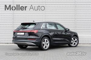 Black Audi E-Tron 2022 in Riga, with an engine capacity of 0.00 L and mileage of 35 thousand km for 35765 €, photo 4 on AUTOMOTO.COM.LV