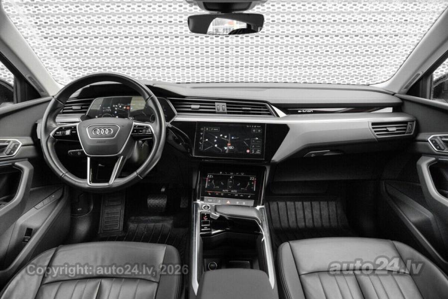 Black Audi E-Tron 2022 in Riga, with an engine capacity of 0.00 L and mileage of 35 thousand km for 35765 €, photo 7 on AUTOMOTO.COM.LV