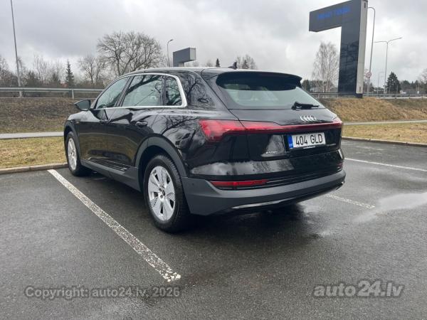 Melns Audi E-Tron 2022 Tallina, ar dzinēja tilpumu 0.00 L un nobraukumu 27 tūkst. km par 28500 €, foto 3 vietnē AUTOMOTO.COM.LV