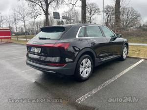 Melns Audi E-Tron 2022 Tallina, ar dzinēja tilpumu 0.00 L un nobraukumu 27 tūkst. km par 28500 €, foto 5 vietnē AUTOMOTO.COM.LV