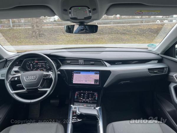Melns Audi E-Tron 2022 Tallina, ar dzinēja tilpumu 0.00 L un nobraukumu 27 tūkst. km par 28500 €, foto 5 vietnē AUTOMOTO.COM.LV