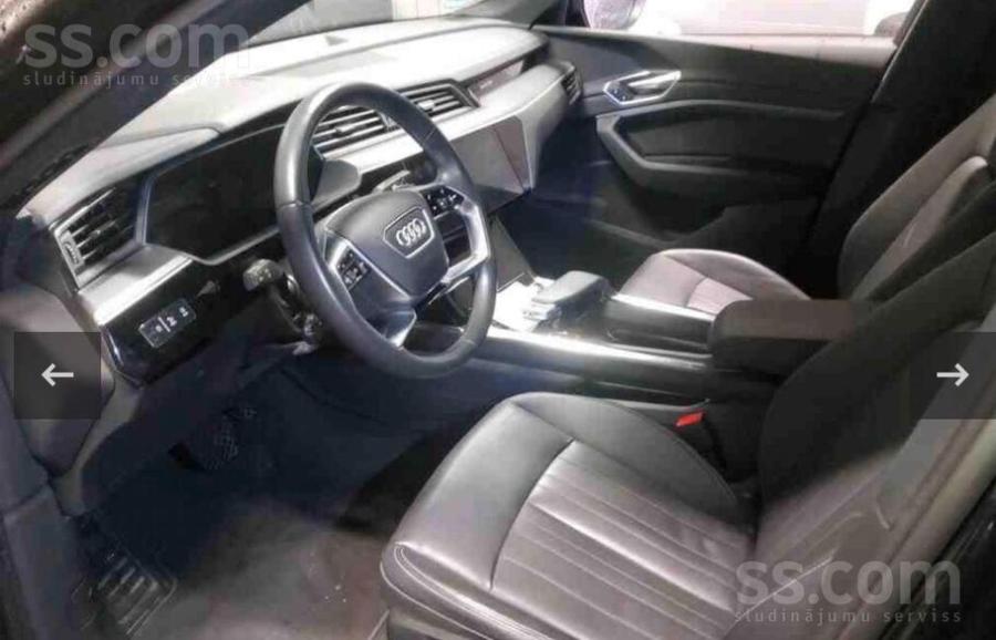 Black Audi E-Tron 2022 in Riga, with an engine capacity of 0.00 L and mileage of 134 thousand km for 24555 €, photo 4 on AUTOMOTO.COM.LV