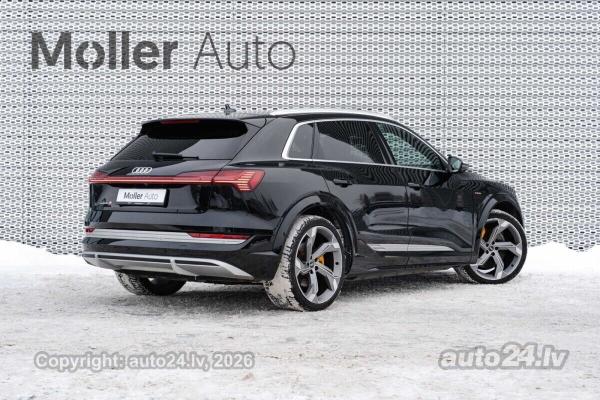 Melns Audi E-Tron 2022 Rīga, ar dzinēja tilpumu 0.00 L un nobraukumu 75 tūkst. km par 44988 €, foto 4 vietnē AUTOMOTO.COM.LV