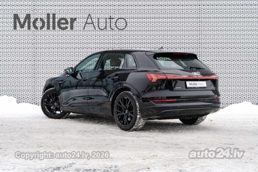 Black Audi E-Tron 2022 in Riga, with an engine capacity of 0.00 L and mileage of 51 thousand km for 41965 €, photo 4 on AUTOMOTO.COM.LV