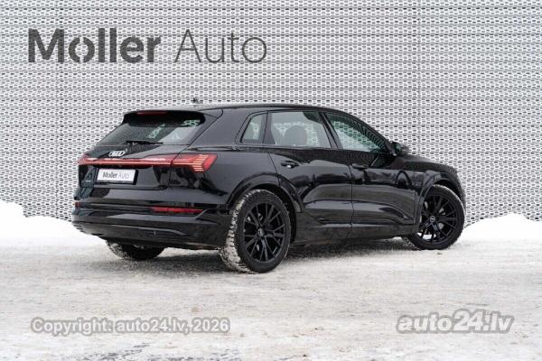 Melns Audi E-Tron 2022 Rīga, ar dzinēja tilpumu 0.00 L un nobraukumu 51 tūkst. km par 41965 €, foto 4 vietnē AUTOMOTO.COM.LV