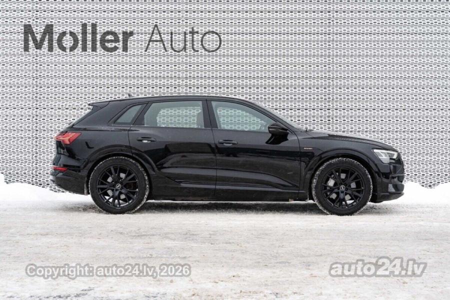 Black Audi E-Tron 2022 in Riga, with an engine capacity of 0.00 L and mileage of 51 thousand km for 41965 €, photo 6 on AUTOMOTO.COM.LV