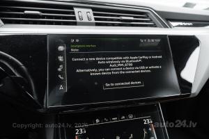 Black Audi E-Tron 2022 in Riga, with an engine capacity of 0.00 L and mileage of 51 thousand km for 41965 €, photo 19 on AUTOMOTO.COM.LV