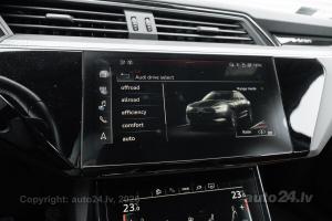 Black Audi E-Tron 2022 in Riga, with an engine capacity of 0.00 L and mileage of 51 thousand km for 41965 €, photo 20 on AUTOMOTO.COM.LV