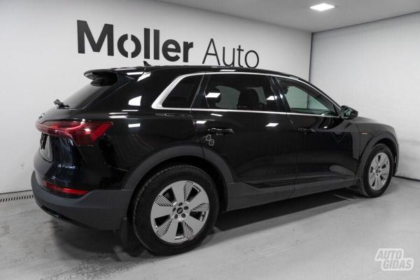 Black Audi E-Tron 2022 in Vilnius, with an engine capacity of 0.00 L and mileage of 62 thousand km for 30900 €, photo 4 on AUTOMOTO.COM.LV