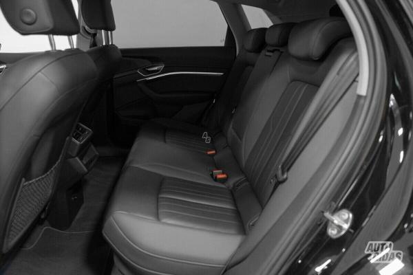 Black Audi E-Tron 2022 in Vilnius, with an engine capacity of 0.00 L and mileage of 62 thousand km for 30900 €, photo 6 on AUTOMOTO.COM.LV