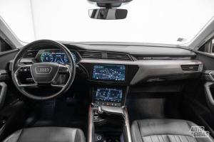 Черный Ауди E-Tron 2022 в Вильнюс, объемом двигателя 0.00 л и пробегом 62 тыс. км за 30900 €, фото 10 на AUTOMOTO.COM.LV