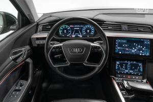 Черный Ауди E-Tron 2022 в Вильнюс, объемом двигателя 0.00 л и пробегом 62 тыс. км за 30900 €, фото 12 на AUTOMOTO.COM.LV