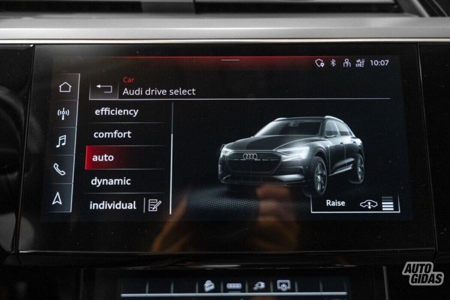 Черный Ауди E-Tron 2022 в Вильнюс, объемом двигателя 0.00 л и пробегом 62 тыс. км за 30900 €, фото 17 на AUTOMOTO.COM.LV