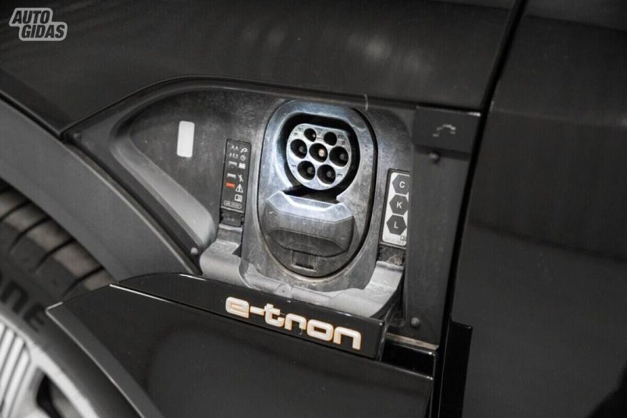 Черный Ауди E-Tron 2022 в Вильнюс, объемом двигателя 0.00 л и пробегом 62 тыс. км за 30900 €, фото 25 на AUTOMOTO.COM.LV