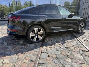 Melns Audi E-Tron 2022 Rīga, ar dzinēja tilpumu 0.00 L un nobraukumu 54 tūkst. km par 33950 €, foto 9 vietnē AUTOMOTO.COM.LV