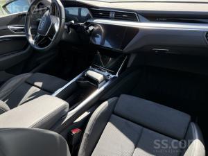 Melns Audi E-Tron 2022 Rīga, ar dzinēja tilpumu 0.00 L un nobraukumu 54 tūkst. km par 33950 €, foto 22 vietnē AUTOMOTO.COM.LV