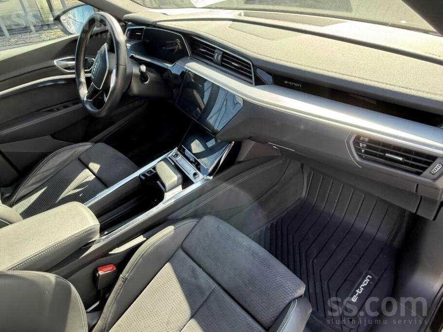 Melns Audi E-Tron 2022 Rīga, ar dzinēja tilpumu 0.00 L un nobraukumu 54 tūkst. km par 33950 €, foto 26 vietnē AUTOMOTO.COM.LV