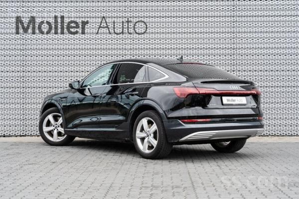 Black Audi E-Tron 2022 in Riga, with an engine capacity of 0.00 L and mileage of 28 thousand km for 37950 €, photo 3 on AUTOMOTO.COM.LV